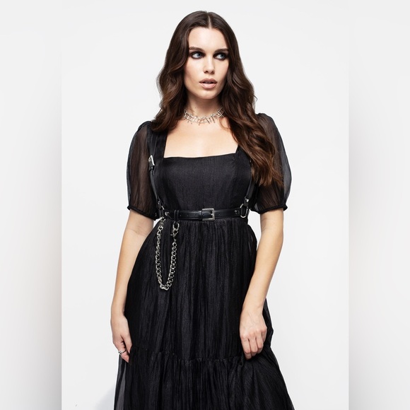 Disturbia | Dresses | Disturbia Flatline Puff Sleeve Tiered Midi Dress ...